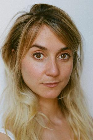 Julia Akkermans - FilmAffinity