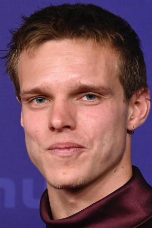 Finn Bennett - FilmAffinity