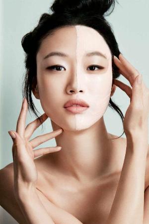 Lovelybut: Eyekiss (Vídeo musical) (2021) - FilmAffinity