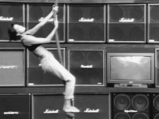 Sección visual de 883: Sei un mito (Vídeo musical) - FilmAffinity