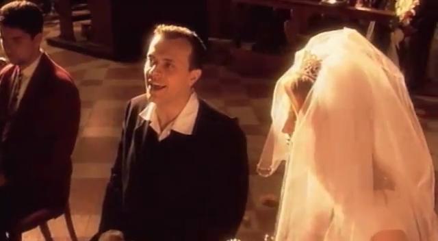 Sección visual de 883: Una canzone d'amore (Vídeo musical) - FilmAffinity