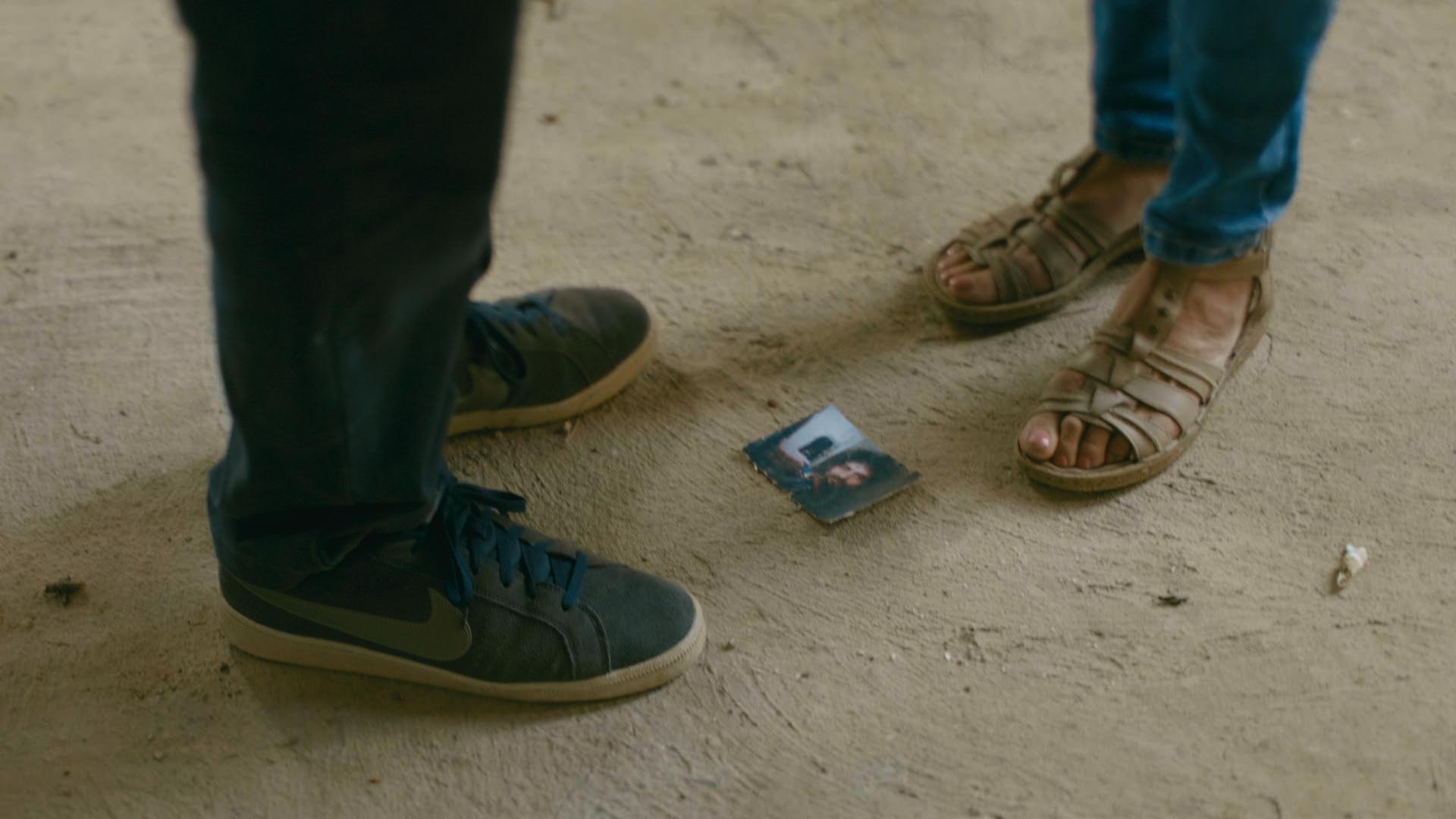 Sección visual de Ahora la luz cae vertical - FilmAffinity