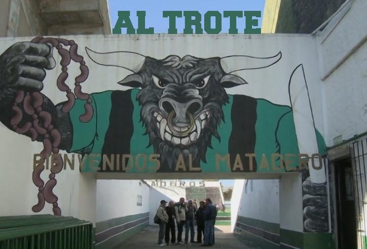 Sección visual de Al trote - FilmAffinity