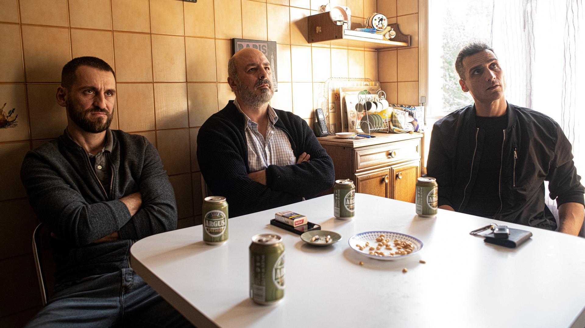 Sección visual de Antidisturbios (Miniserie de TV) - FilmAffinity