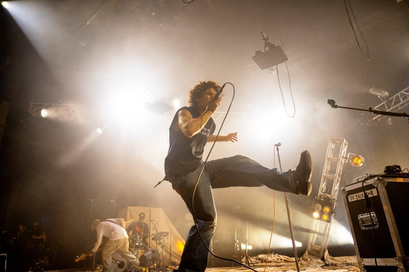 Sección visual de Apple Music Live: Dominic Fike - FilmAffinity