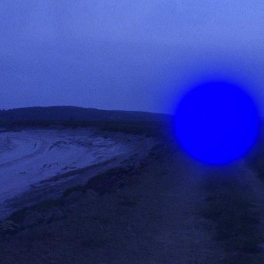 Sección visual de Blue Light Blue (C) - FilmAffinity