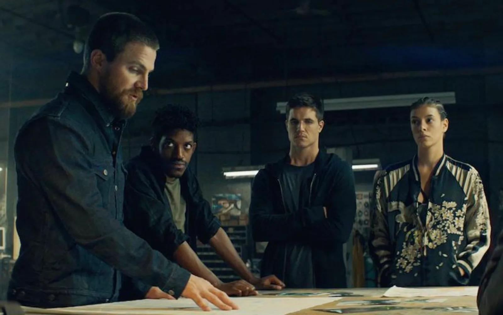 Sección visual de Código 8 - FilmAffinity