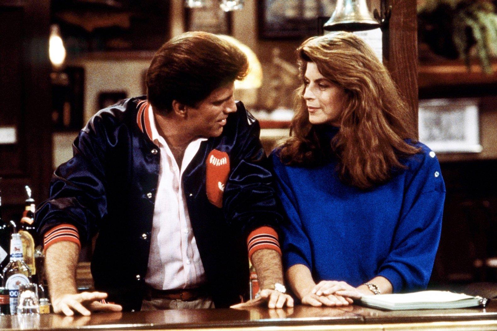 Sección visual de Cheers (Serie de TV) - FilmAffinity