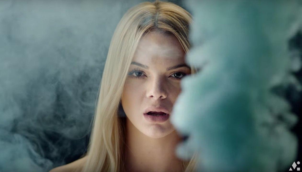 Sección visual de Clean Bandit & Louisa Johnson: Tears (Vídeo musical ...