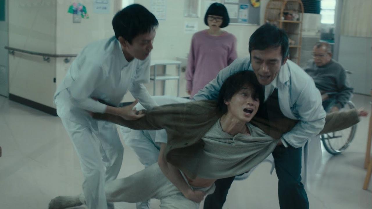 Sección visual de Closed Ward - FilmAffinity