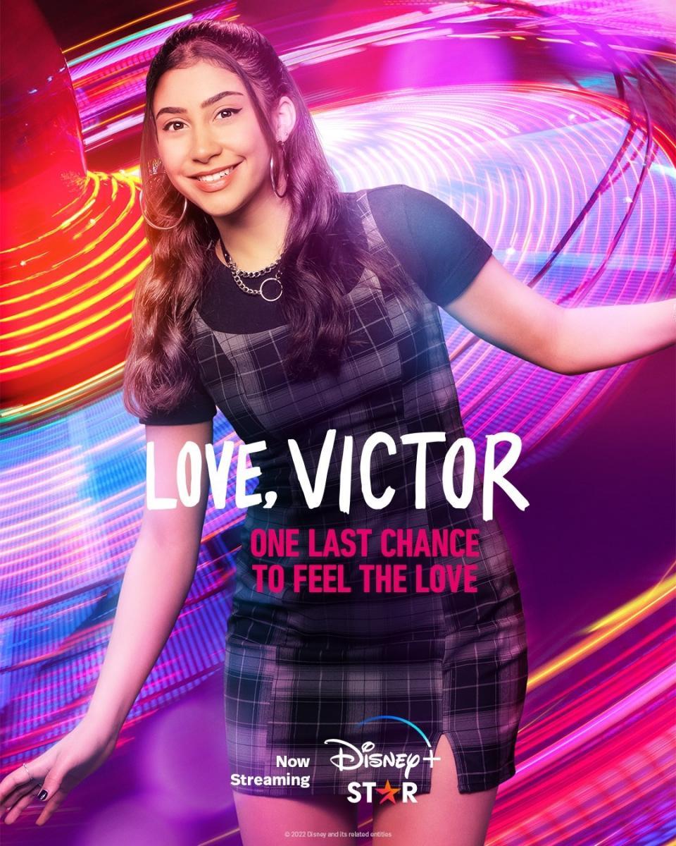 Sección visual de Con amor, Victor (Serie de TV) - FilmAffinity