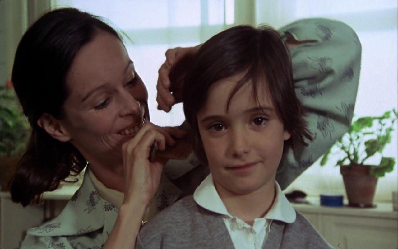 Image gallery for Cria cuervos (Raise Ravens) - FilmAffinity