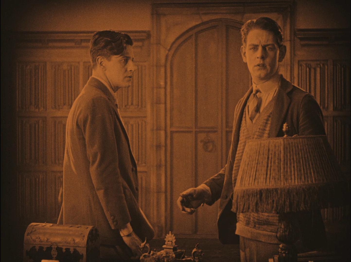 Sección visual de Declive - FilmAffinity