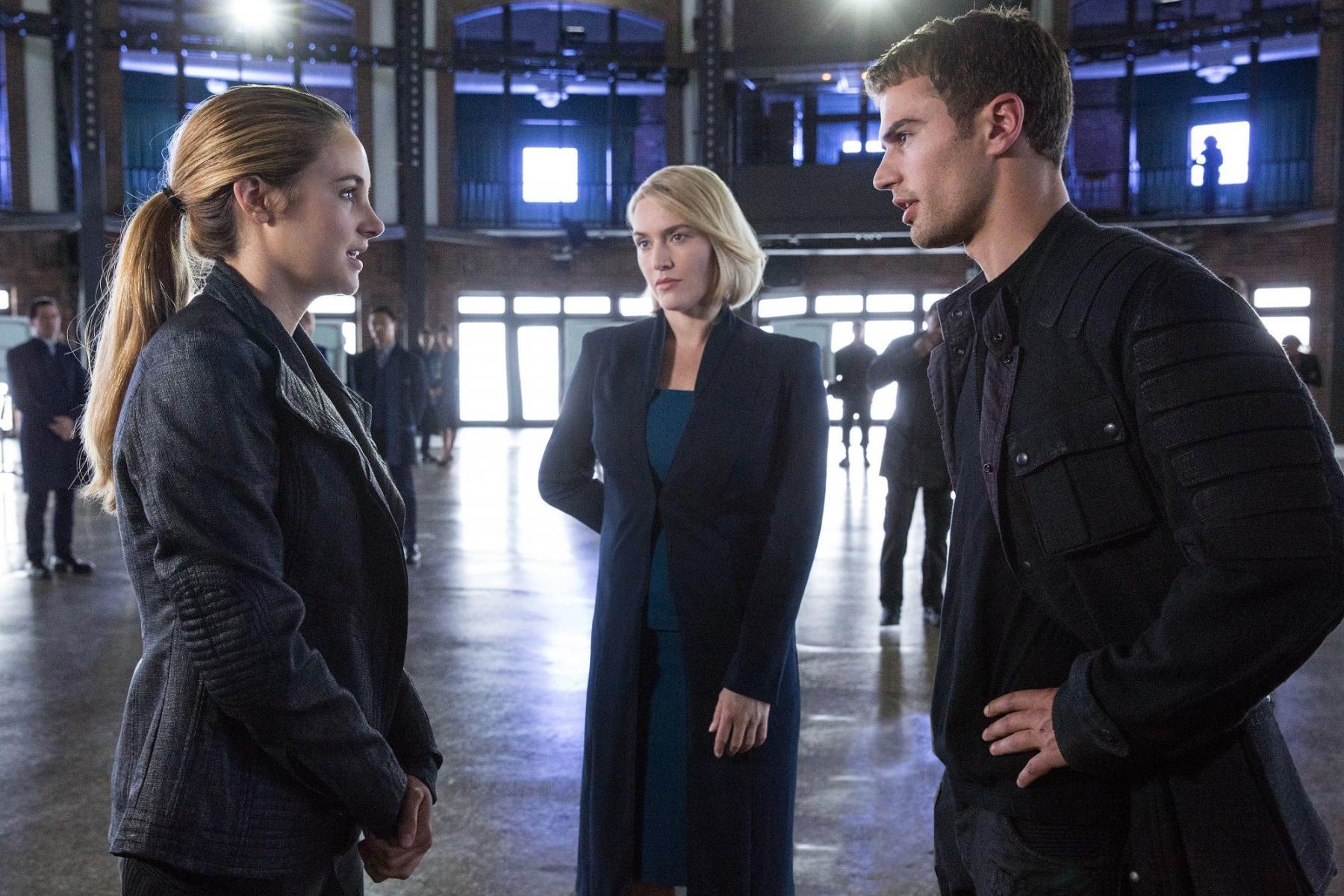 Sección visual de Divergente - FilmAffinity