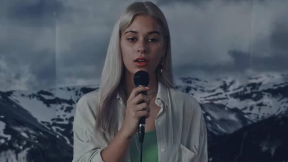 Sección visual de Dora Postigo: Ojos de serpiente (Vídeo musical ...