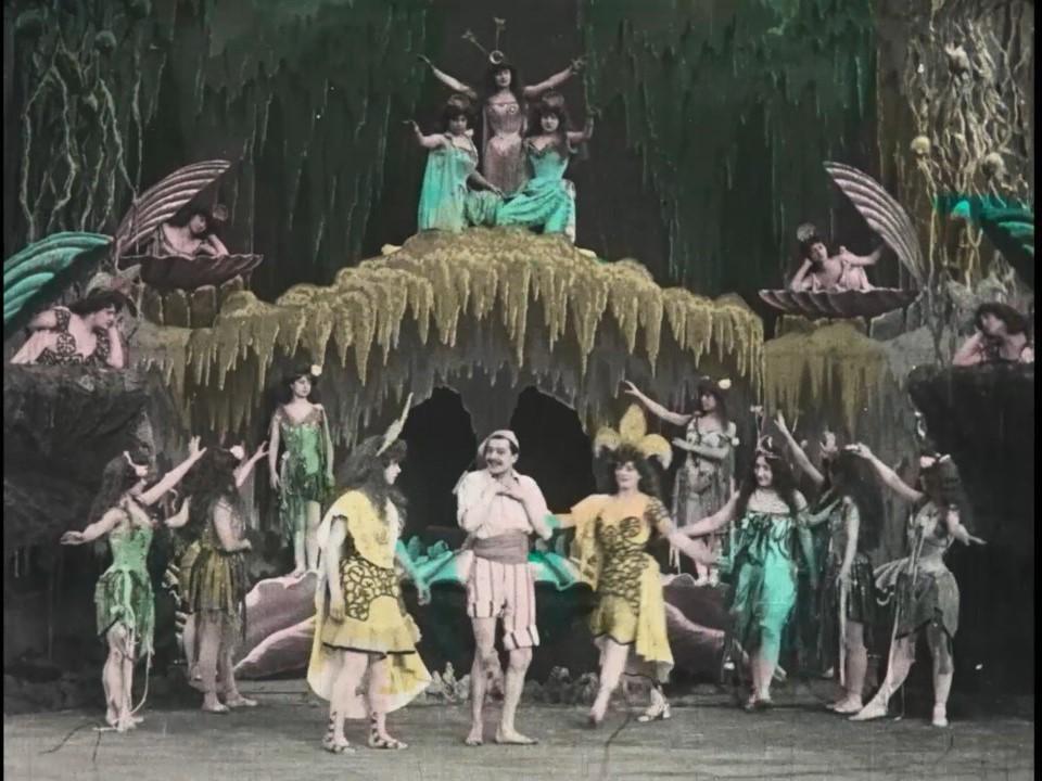 Image gallery for Down in the Deep (S) - FilmAffinity