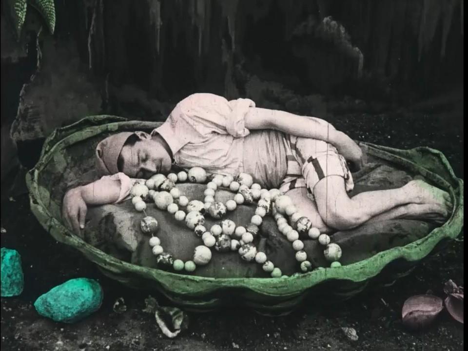 Image gallery for Down in the Deep (S) - FilmAffinity