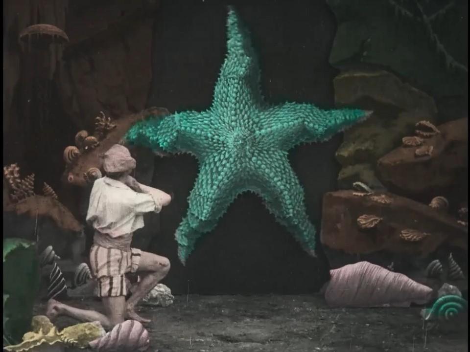 Image gallery for Down in the Deep (S) - FilmAffinity