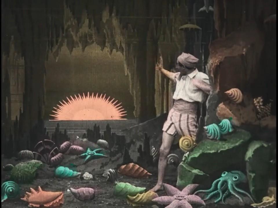 Image gallery for Down in the Deep (S) - FilmAffinity