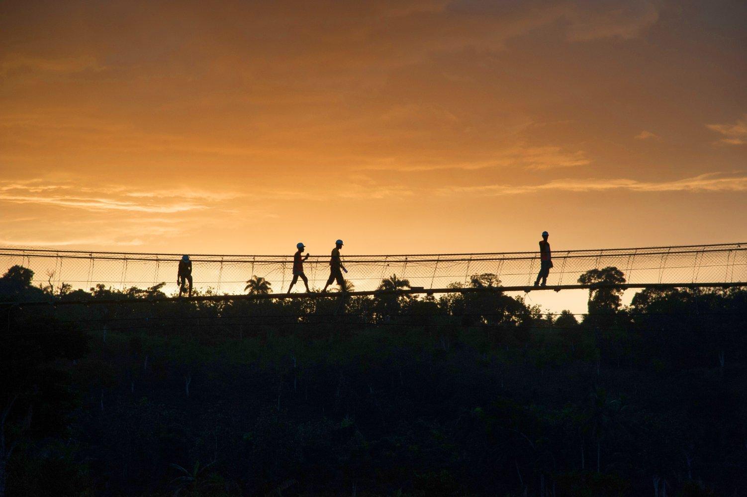 Image gallery for "Dream Big: Engineering Our World " - FilmAffinity