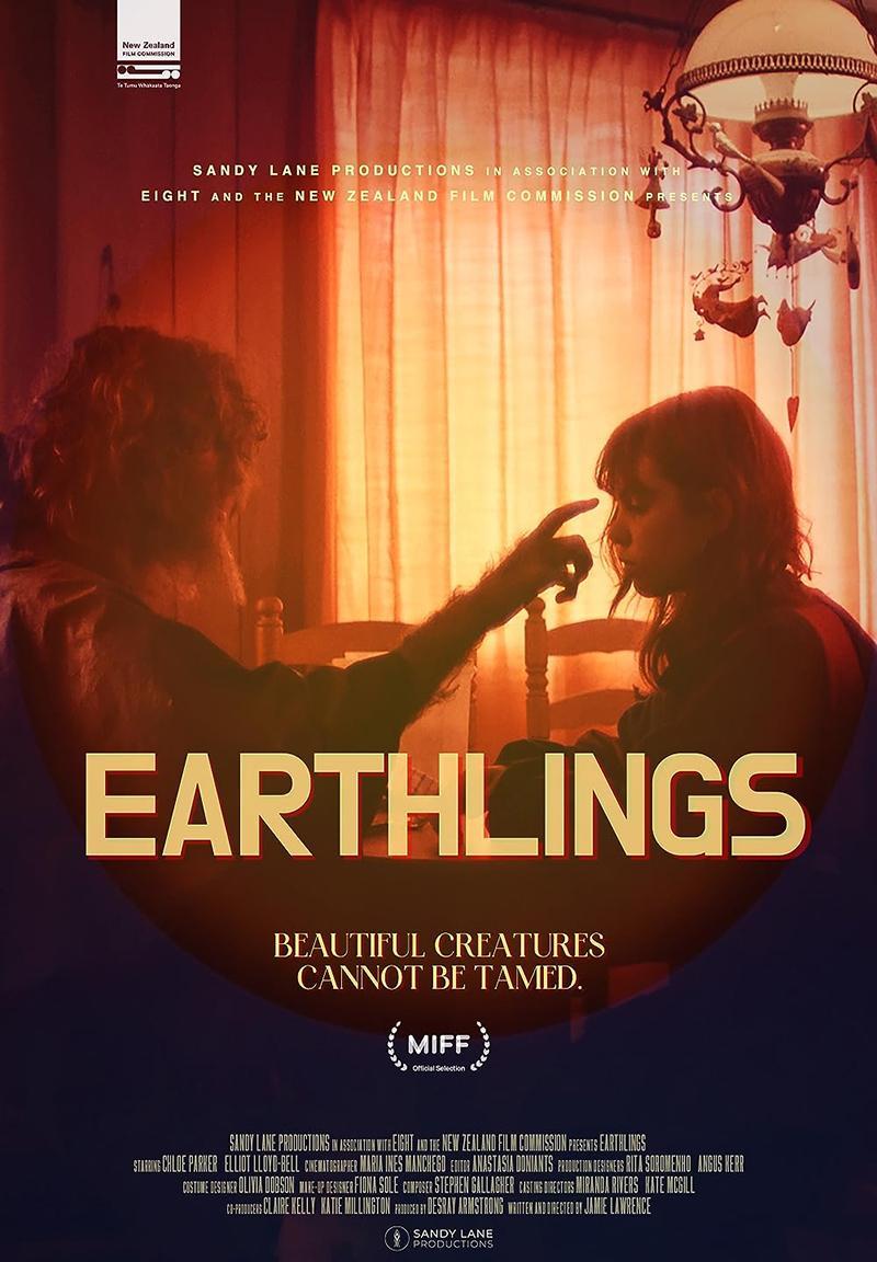 Sección visual de Earthlings (C) - FilmAffinity