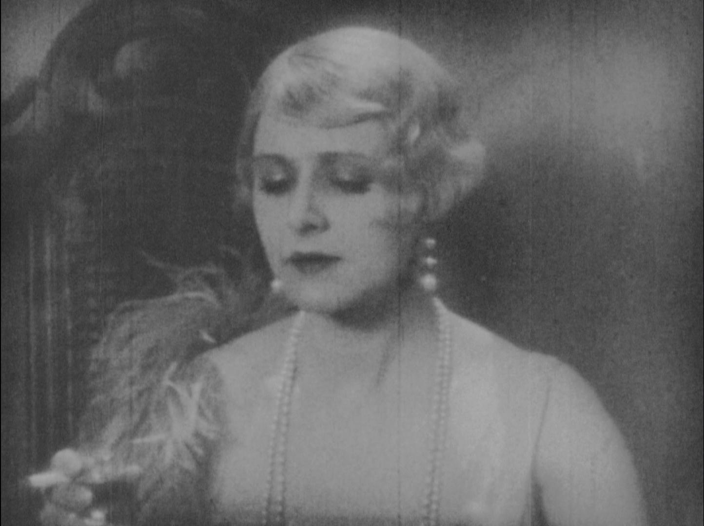 Sección visual de Easy Virtue (Vida alegre) - FilmAffinity