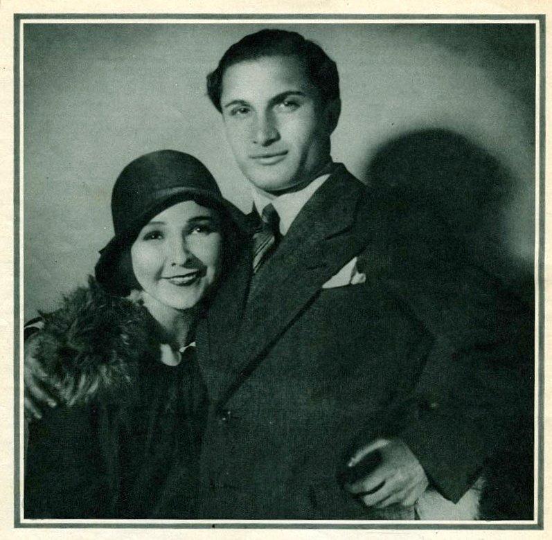 Sección visual de Eight Days of Happiness - FilmAffinity