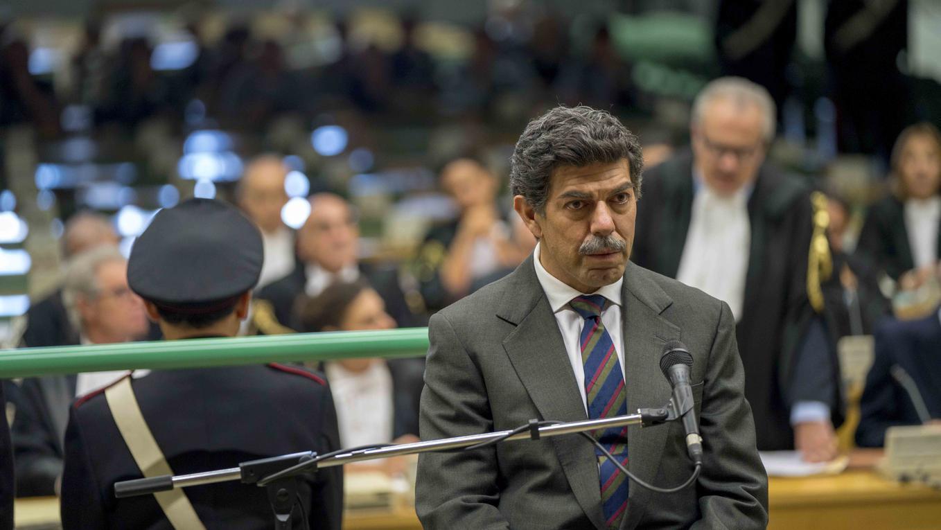 Sección visual de El traidor - FilmAffinity