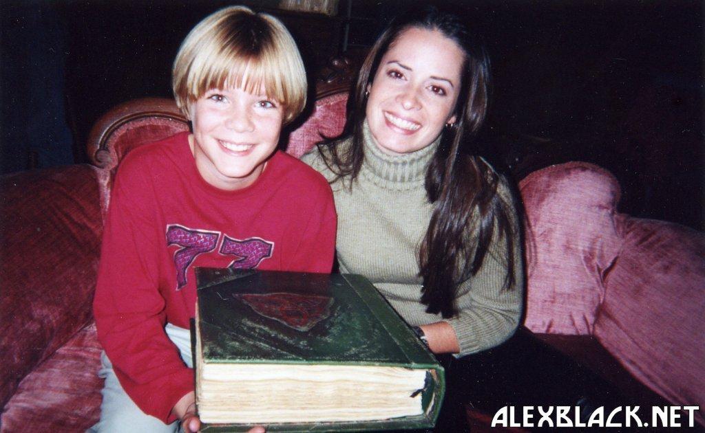 Sección visual de Embrujadas (Serie de TV) - FilmAffinity