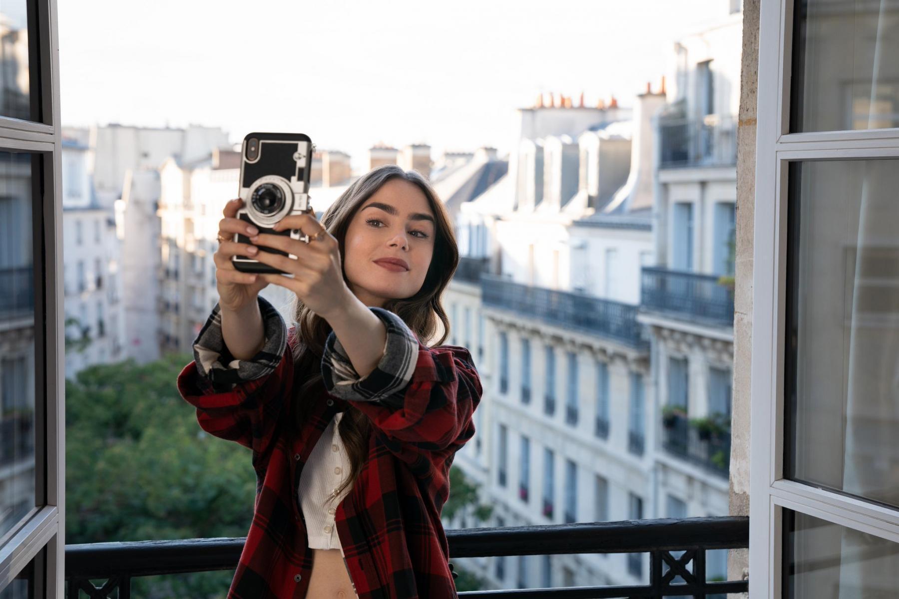 Image gallery for Emily in Paris (TV Series) - FilmAffinity