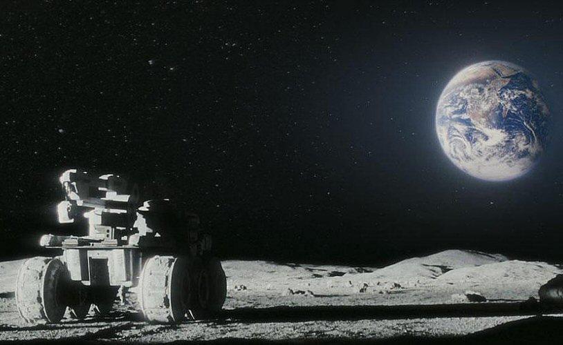 Sección visual de En la luna - FilmAffinity