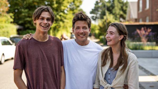 Image gallery for Familier som vores (TV Series) - FilmAffinity