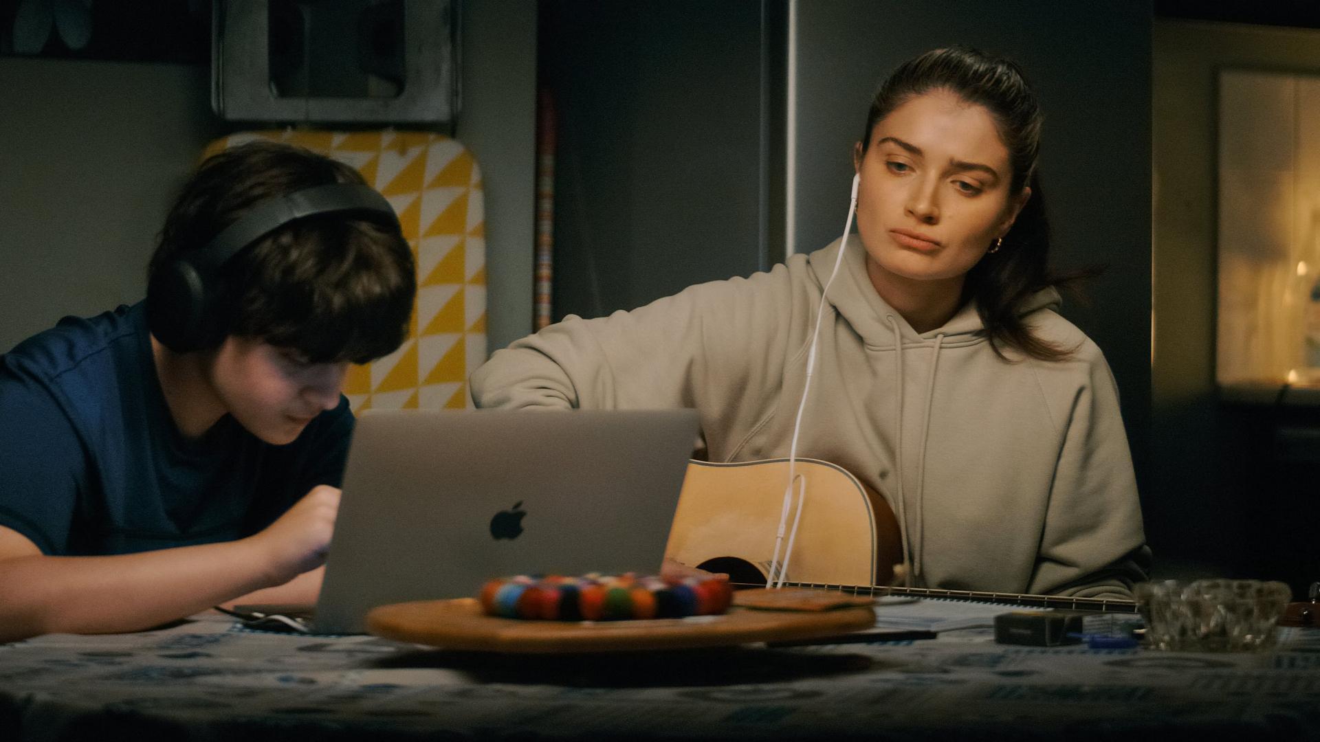 Sección visual de Flora y su hijo Max - FilmAffinity