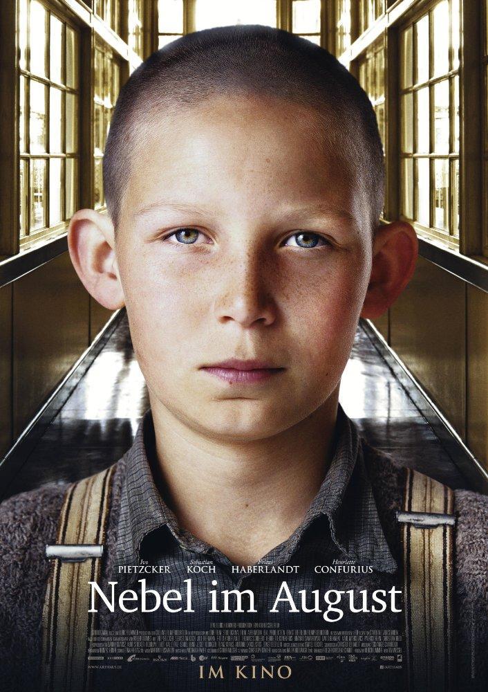 Image gallery for Fog in August - FilmAffinity