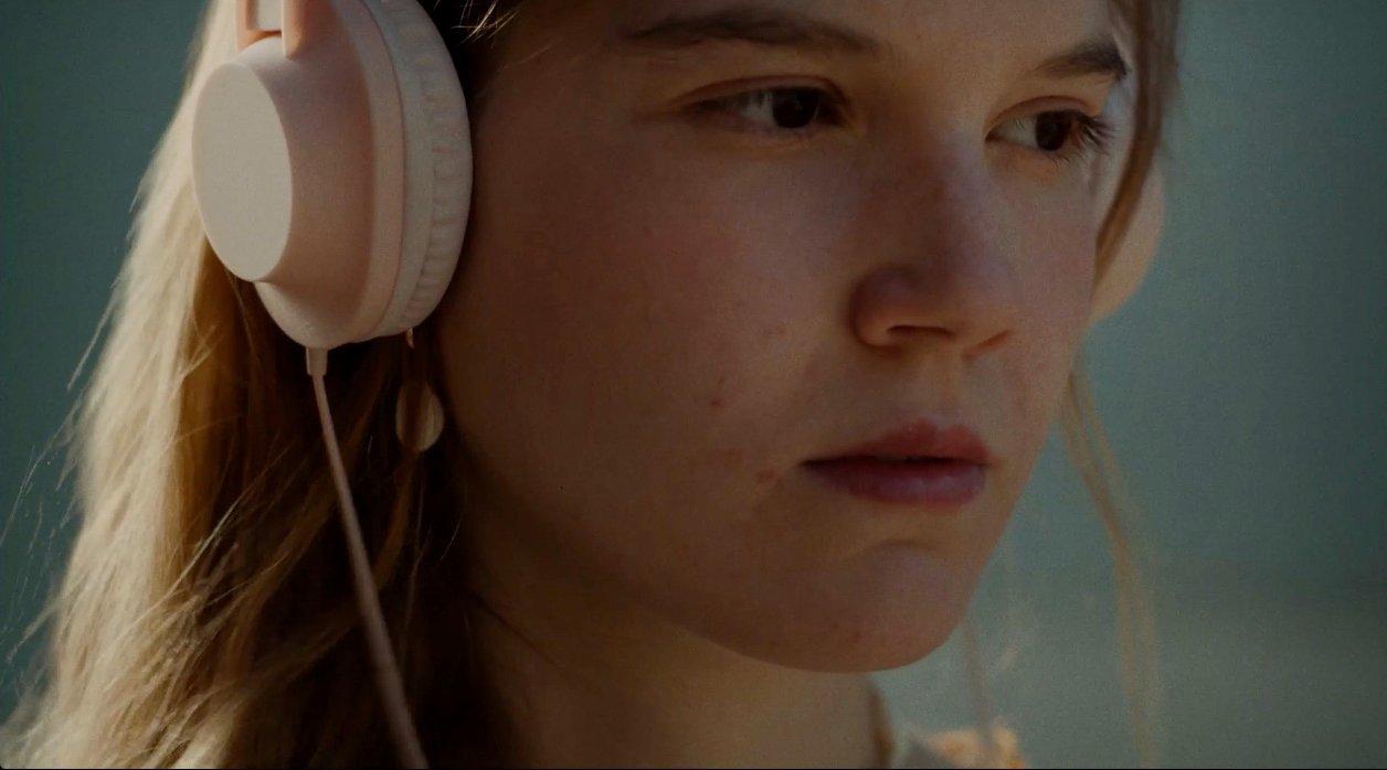 Image gallery for Fomo (S) - FilmAffinity