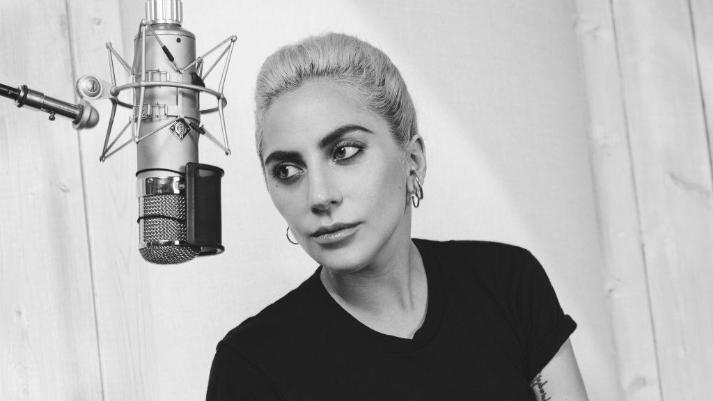 Image gallery for Gaga: Five Foot Two - FilmAffinity