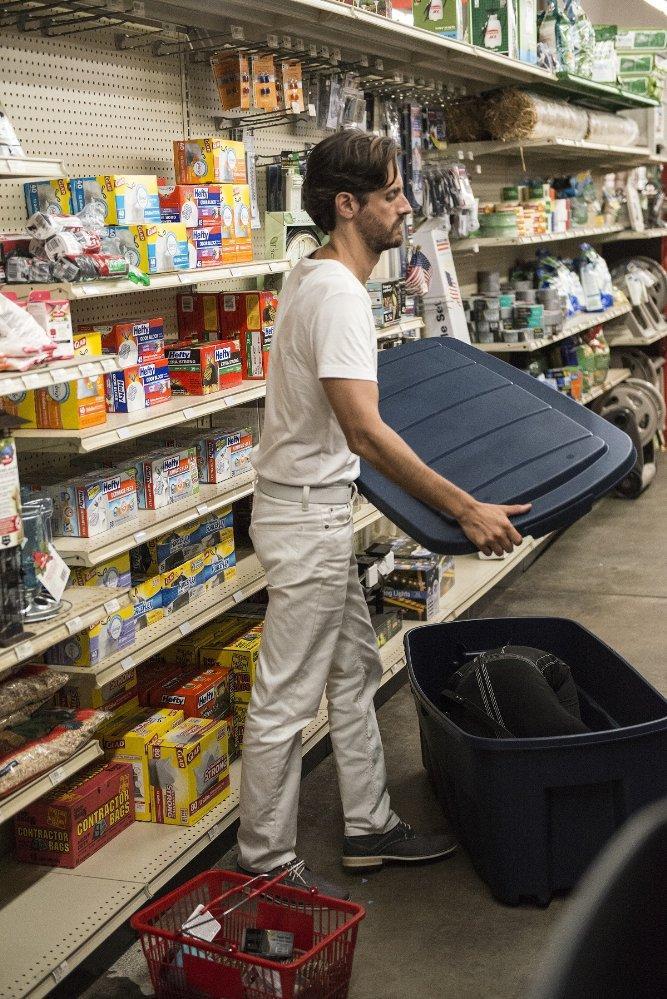 Image gallery for Good Behavior (TV Series) - FilmAffinity