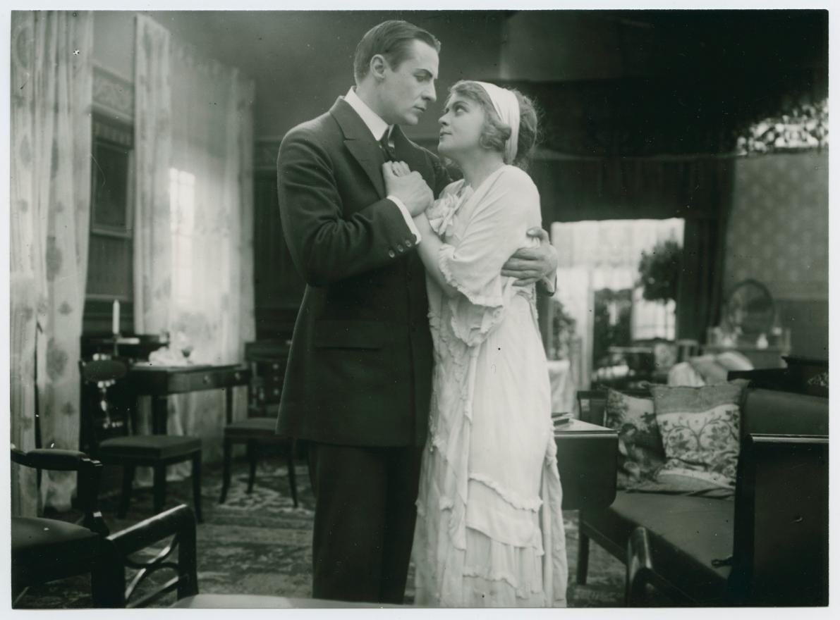 Image gallery for Half Breed - FilmAffinity