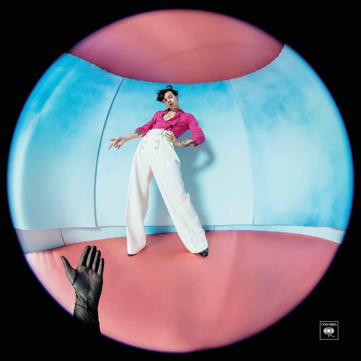 Image gallery for Harry Styles: Golden (Music Video) - FilmAffinity
