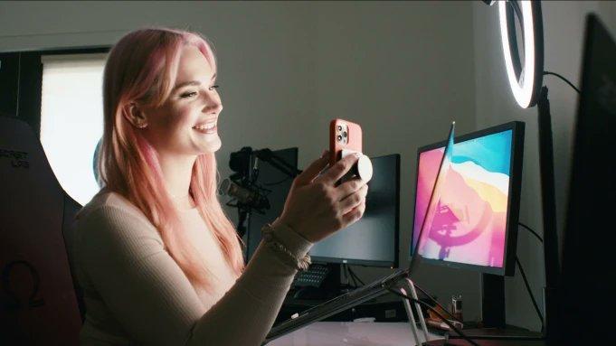 Sección visual de Hasta el fondo: La historia de Pornhub - FilmAffinity
