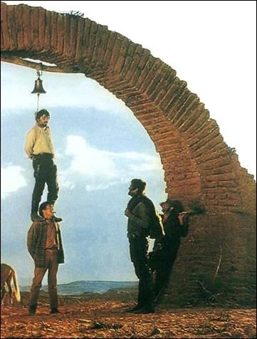 Sección visual de Hasta que llegó su hora - FilmAffinity