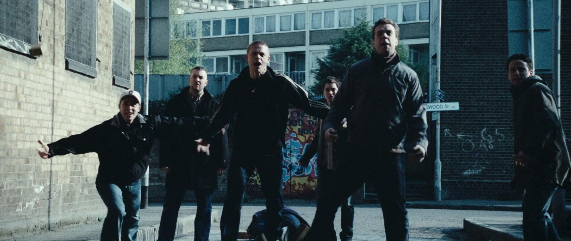 Sección visual de Hooligans - FilmAffinity