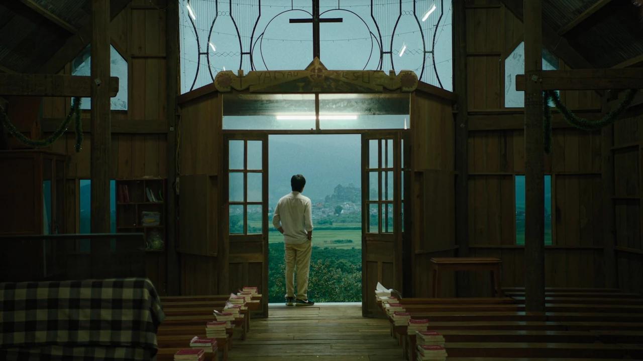 Image gallery for Inside the Yellow Cocoon Shell - FilmAffinity