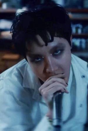 Sección visual de J-Hope: More (Vídeo musical) - FilmAffinity