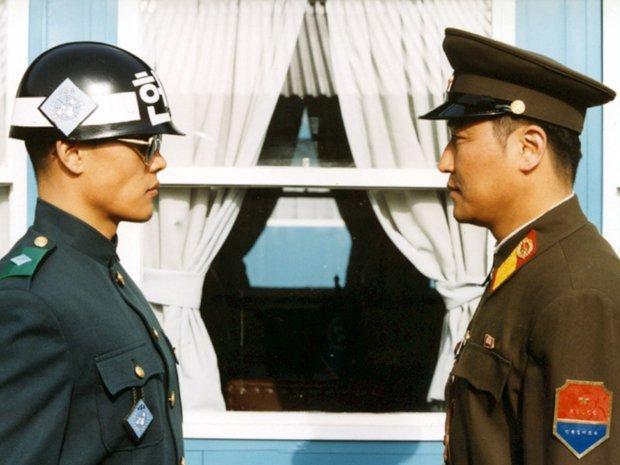 Image gallery for Joint Security Area (JSA) - FilmAffinity