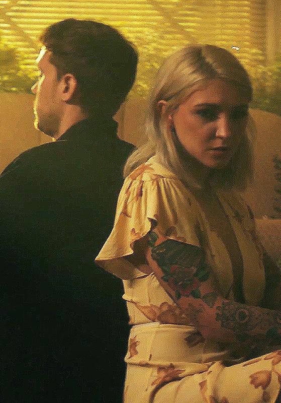 Sección visual de Julia Michaels & Niall Horan: What a Time (Vídeo musical) - FilmAffinity