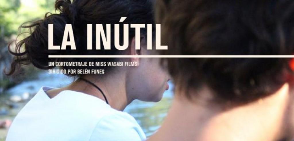 Sección visual de La inútil (C) - FilmAffinity