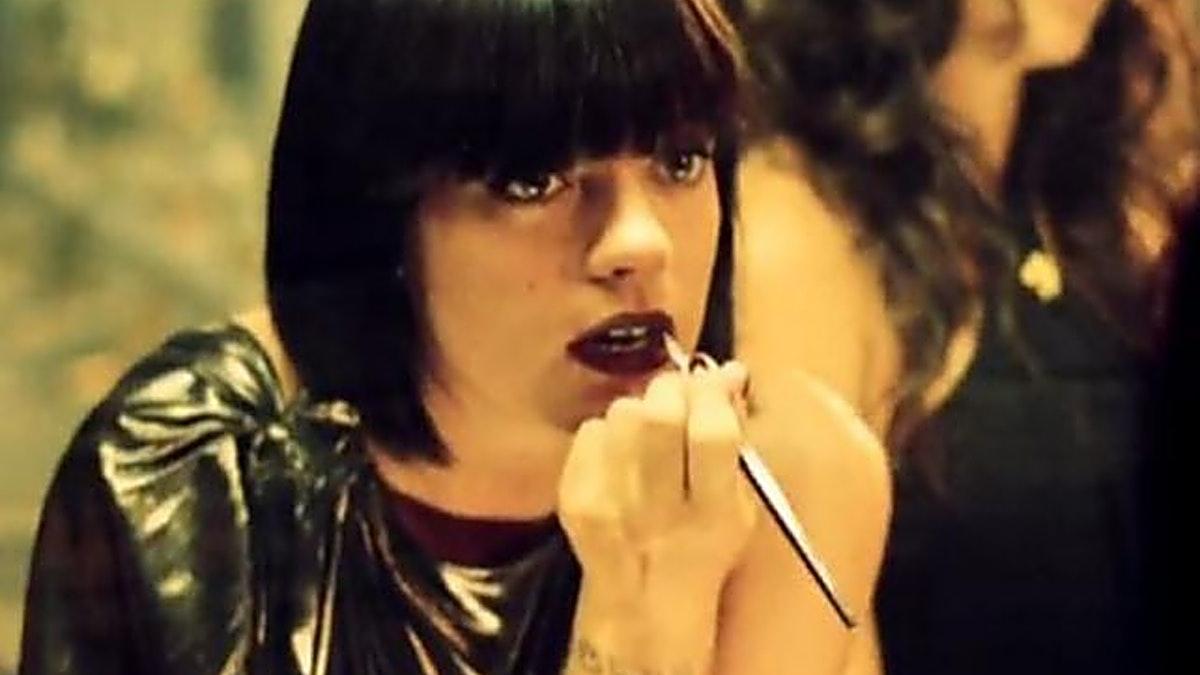 Sección visual de Lily Allen: 22 (Vídeo musical) - FilmAffinity