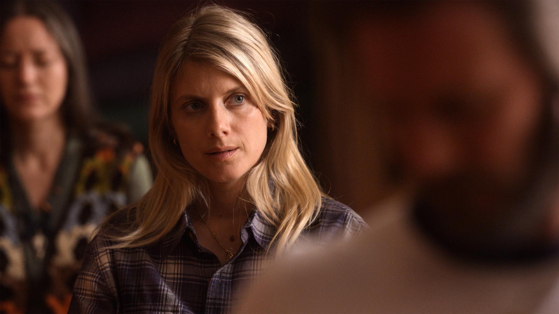 Image gallery for Little America (TV Series) - FilmAffinity