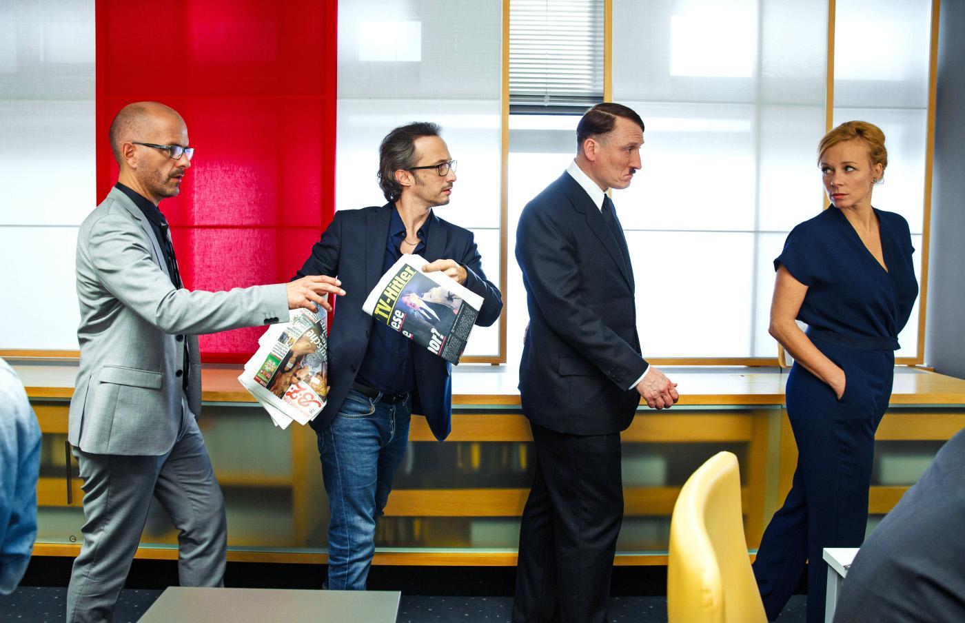 Image gallery for Look Who’s Back - FilmAffinity